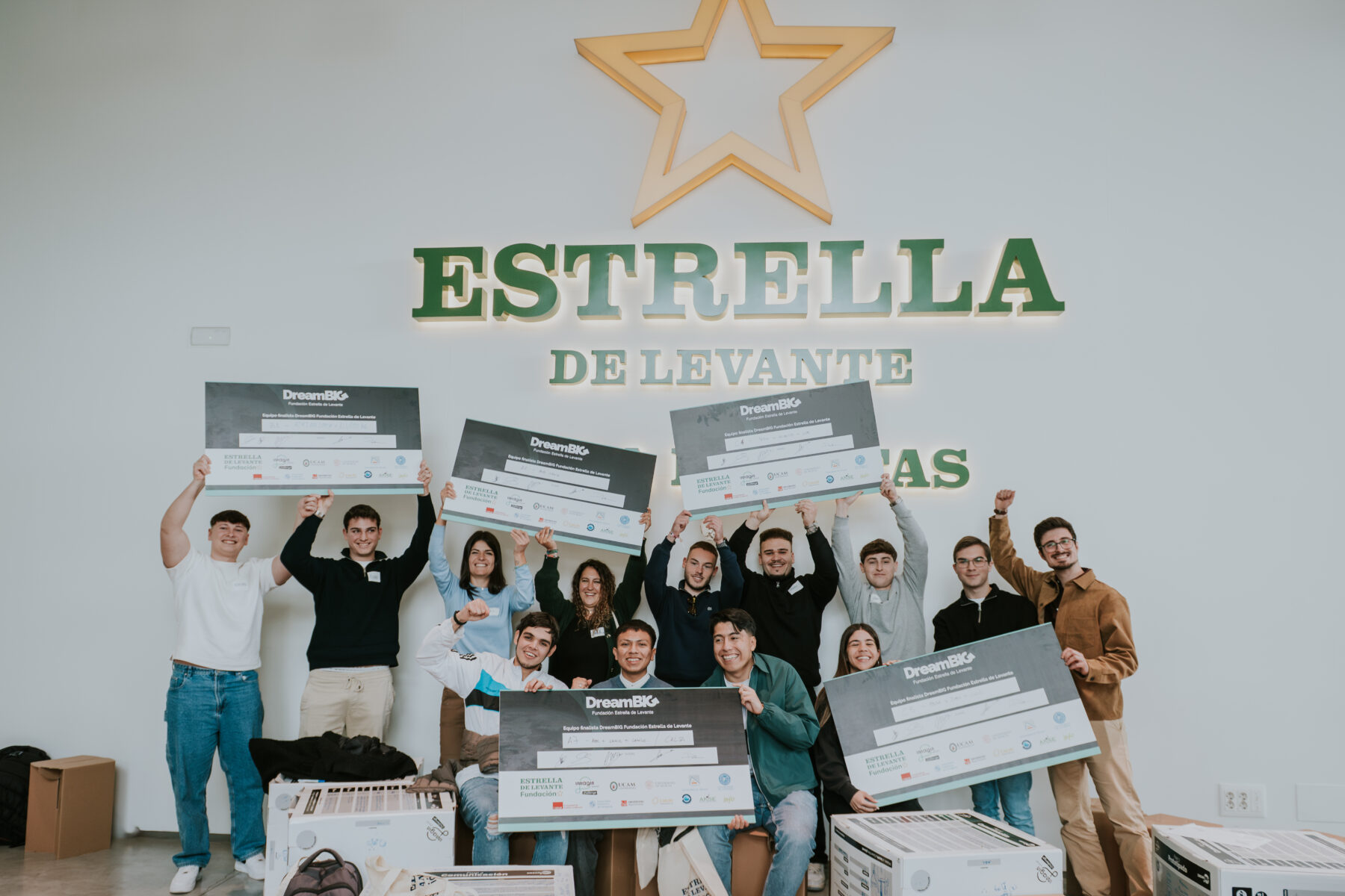El programa Dream Big de la Fundación Estrella de Levante impulsa cinco ...